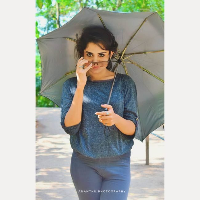 Jisma Jiji Biography, Age, Movies, Wiki, Marriage, Family, Photos