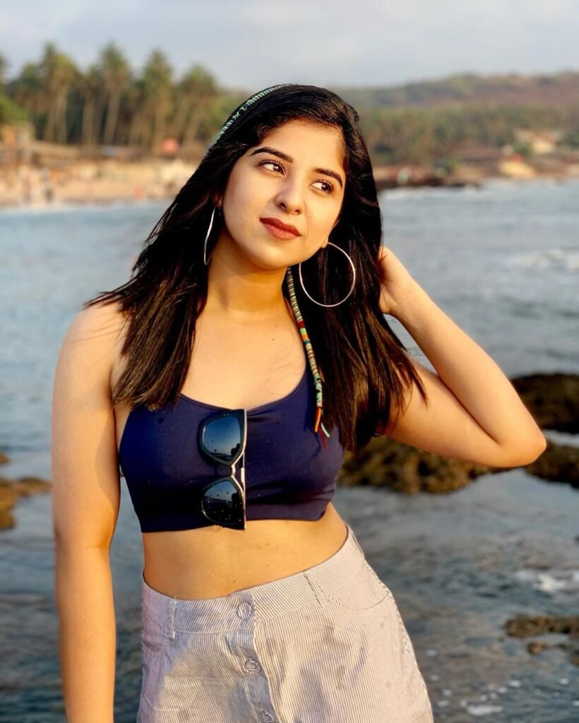 Aparna Thomas Biography, Age, Family & Movies - MixIndia