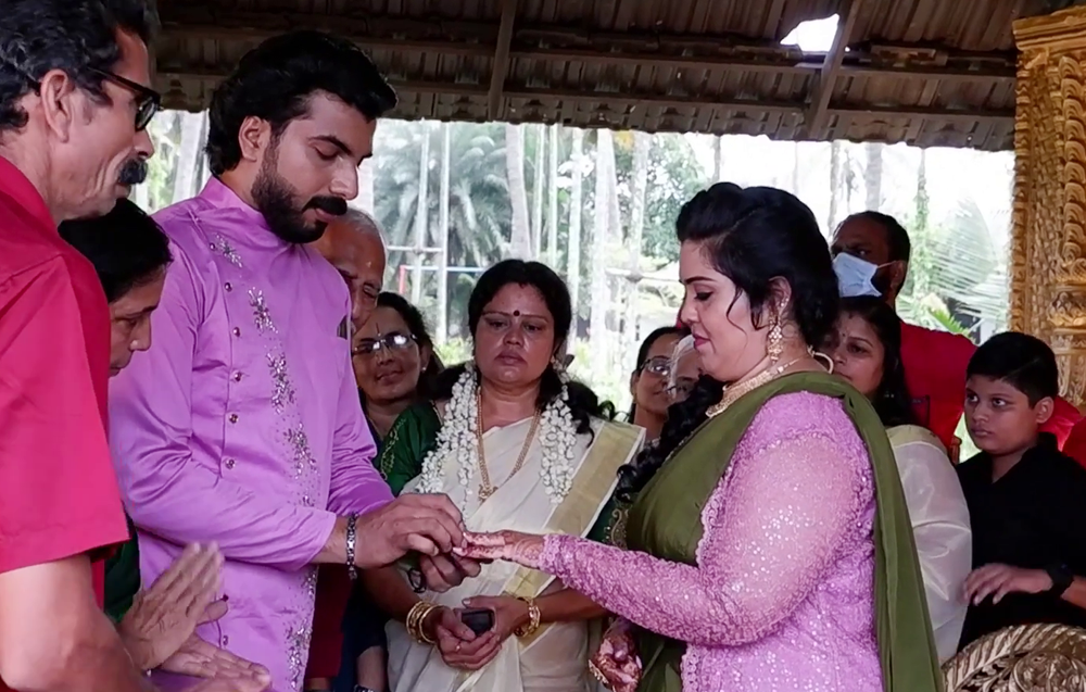 Bigg Boss fame actor Anoop Krishnan engaged to Aishwarya Nair - MixIndia