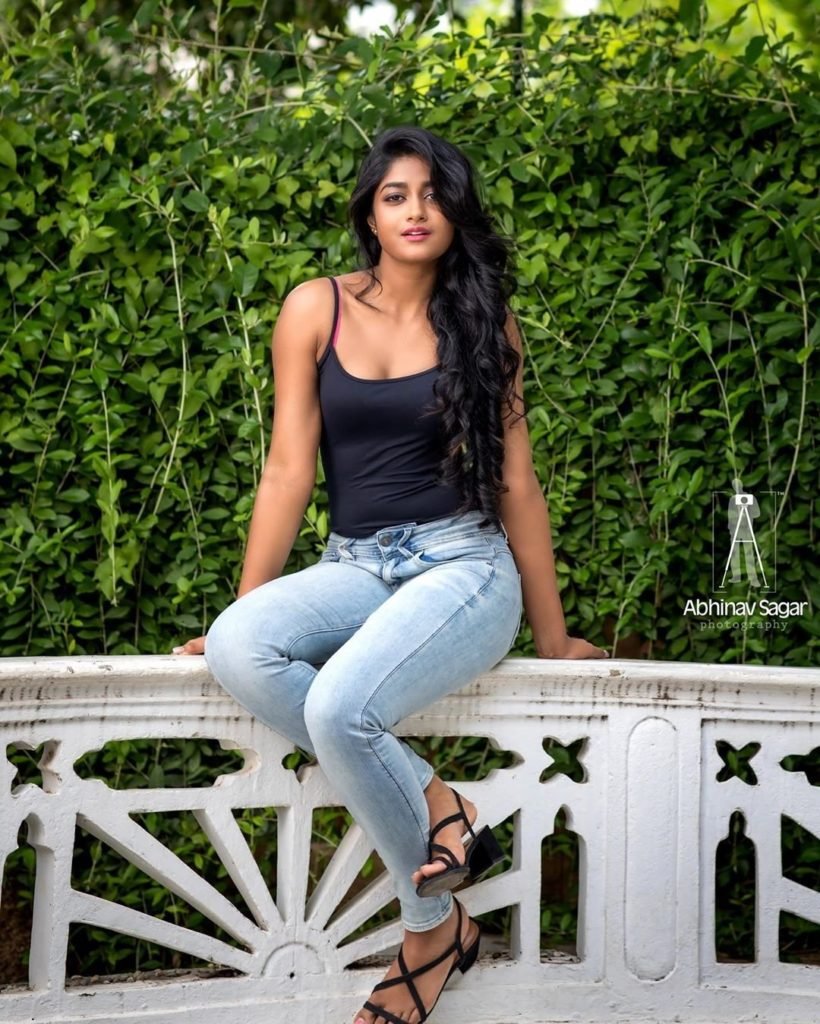 Dimple Hayathi Biography, Age, Family & Movies - MixIndia