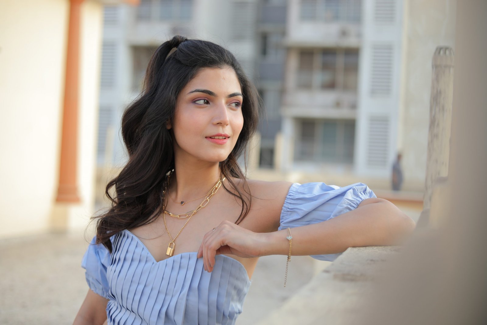 Farhat Firoza Biography, Age, Family & Movies - MixIndia