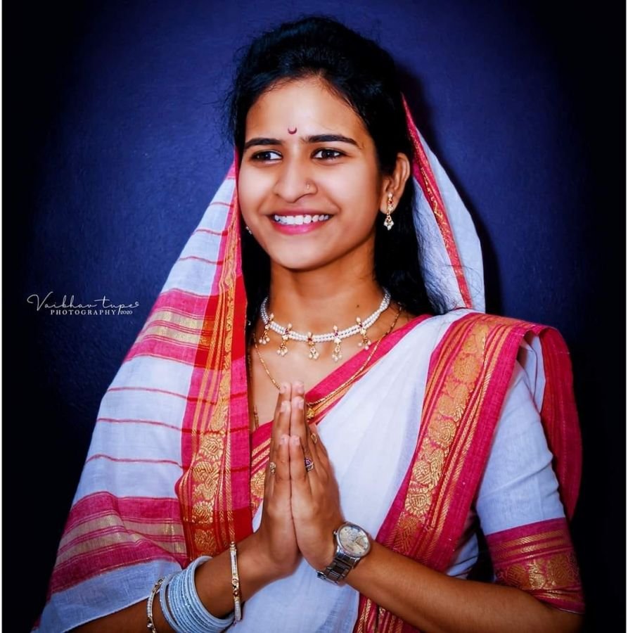 Shivleela Patil Biography, Age, Family & Movies - MixIndia