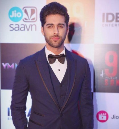 Ehan Bhat Biography, Age, Family & Movies - MixIndia