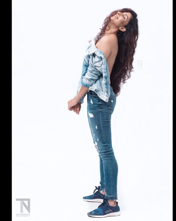 Mrinmayee Godbole Biography, Age, Family & Movies - MixIndia