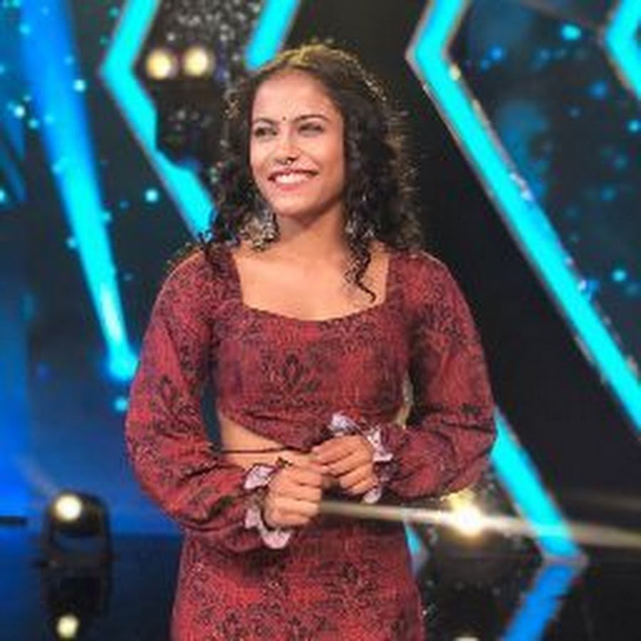 Swetha Warrier Biography, Age, Family & Movies - MixIndia