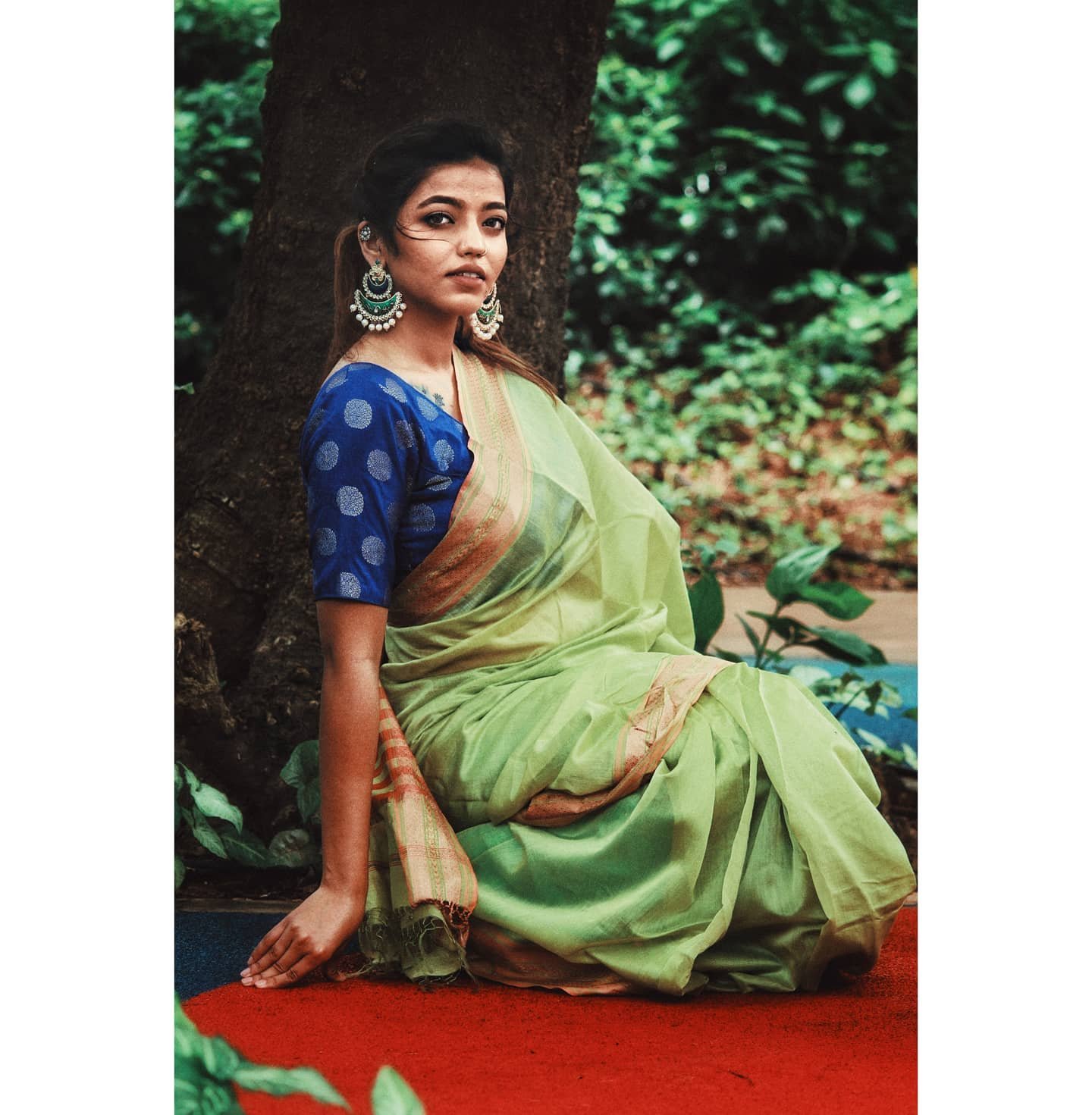 Juilee Joglekar Photos (7) - MixIndia