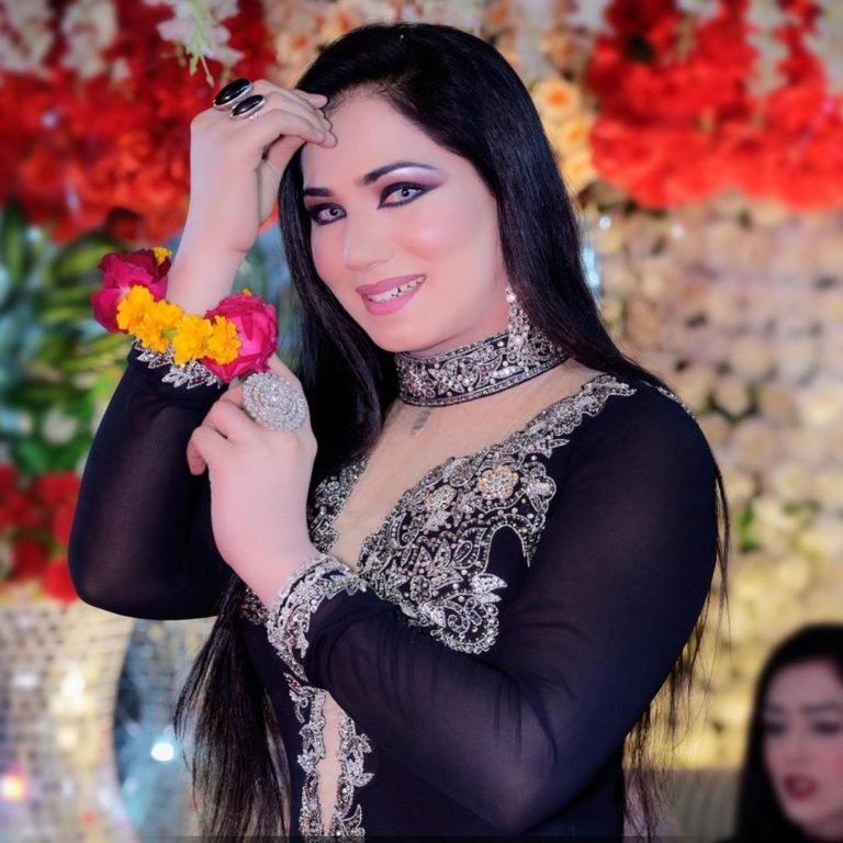 Mehak Malik Biography, Age, Family & Movies - MixIndia