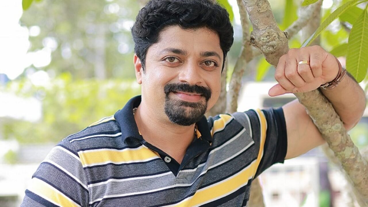 Naveen Arakkal Biography, Age, Family & Movies - MixIndia