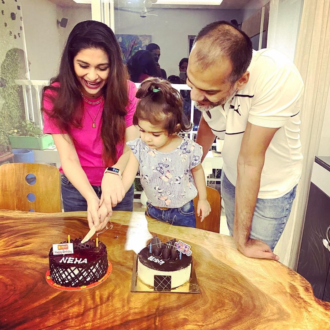 Neha Kaul Photos (4) - MixIndia