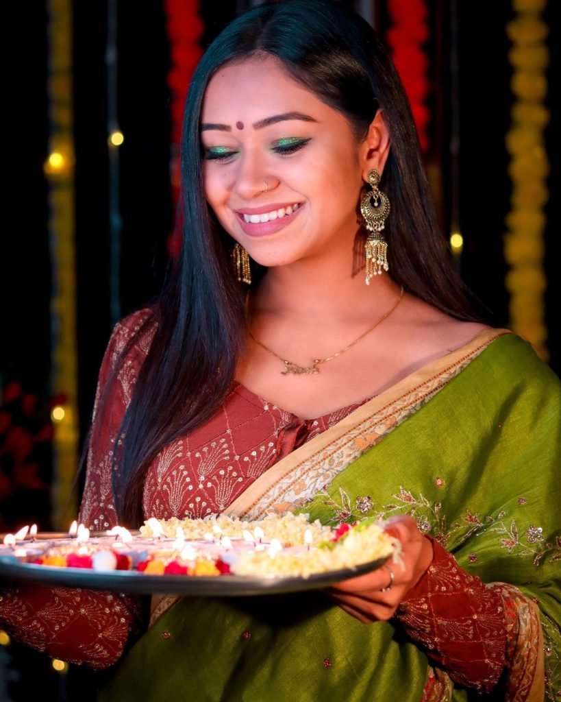 Noor Afshan Biography, Age, Family & Movies - MixIndia