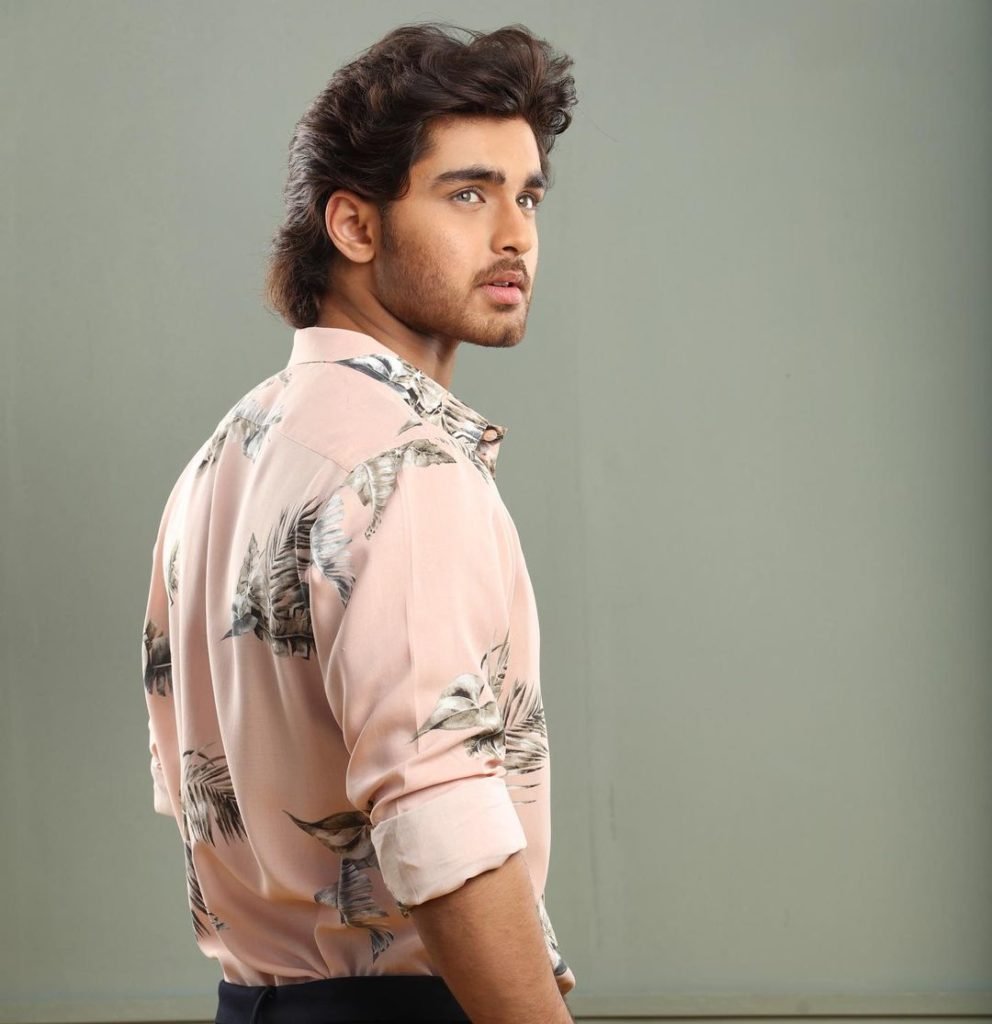 Roshan Meka Biography, Age, Family & Movies - MixIndia