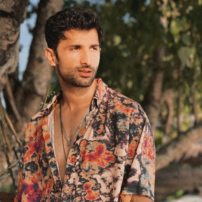 Sidhant Gupta Biography, Age, Family & Movies - MixIndia