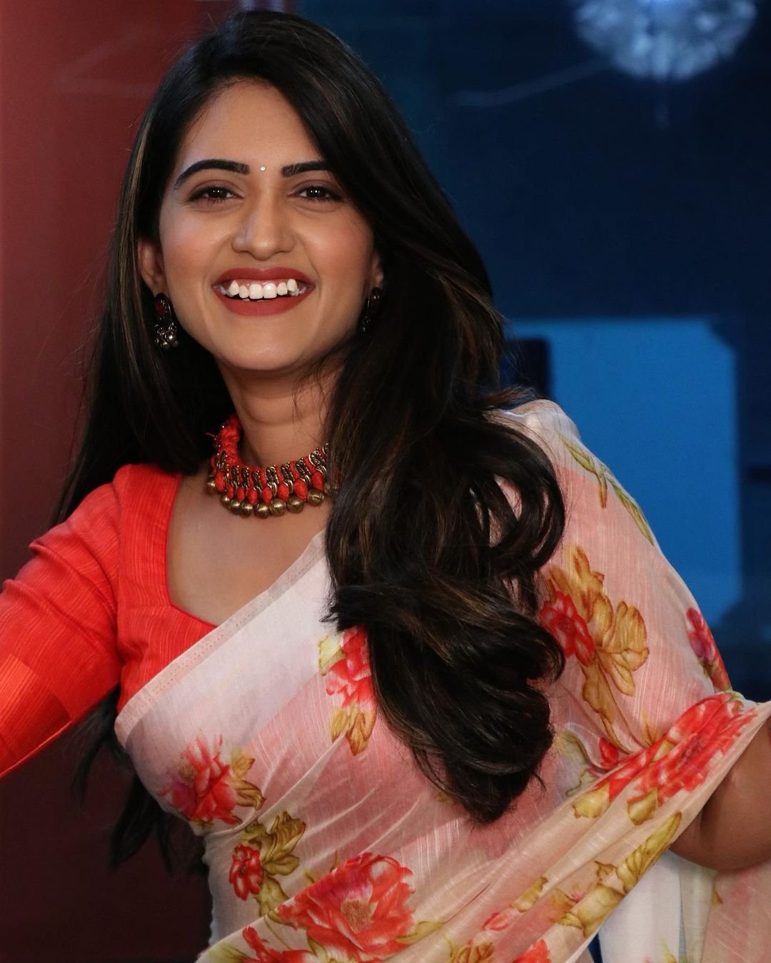 Sravanthi Prashanth Biography, Age, Family & Movies - MixIndia