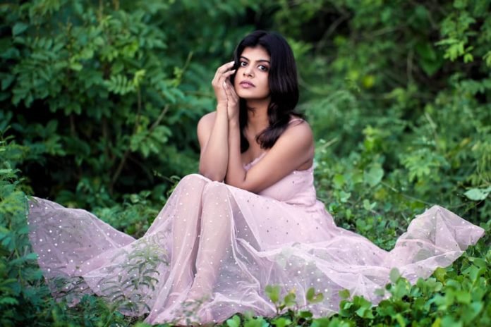 Swagatha Krishnan Biography, Age, Family & Movies - MixIndia