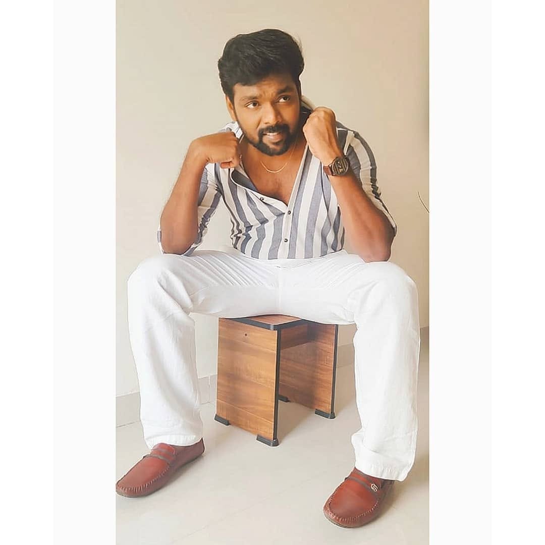 Vinoth Babu Photos (5) - MixIndia