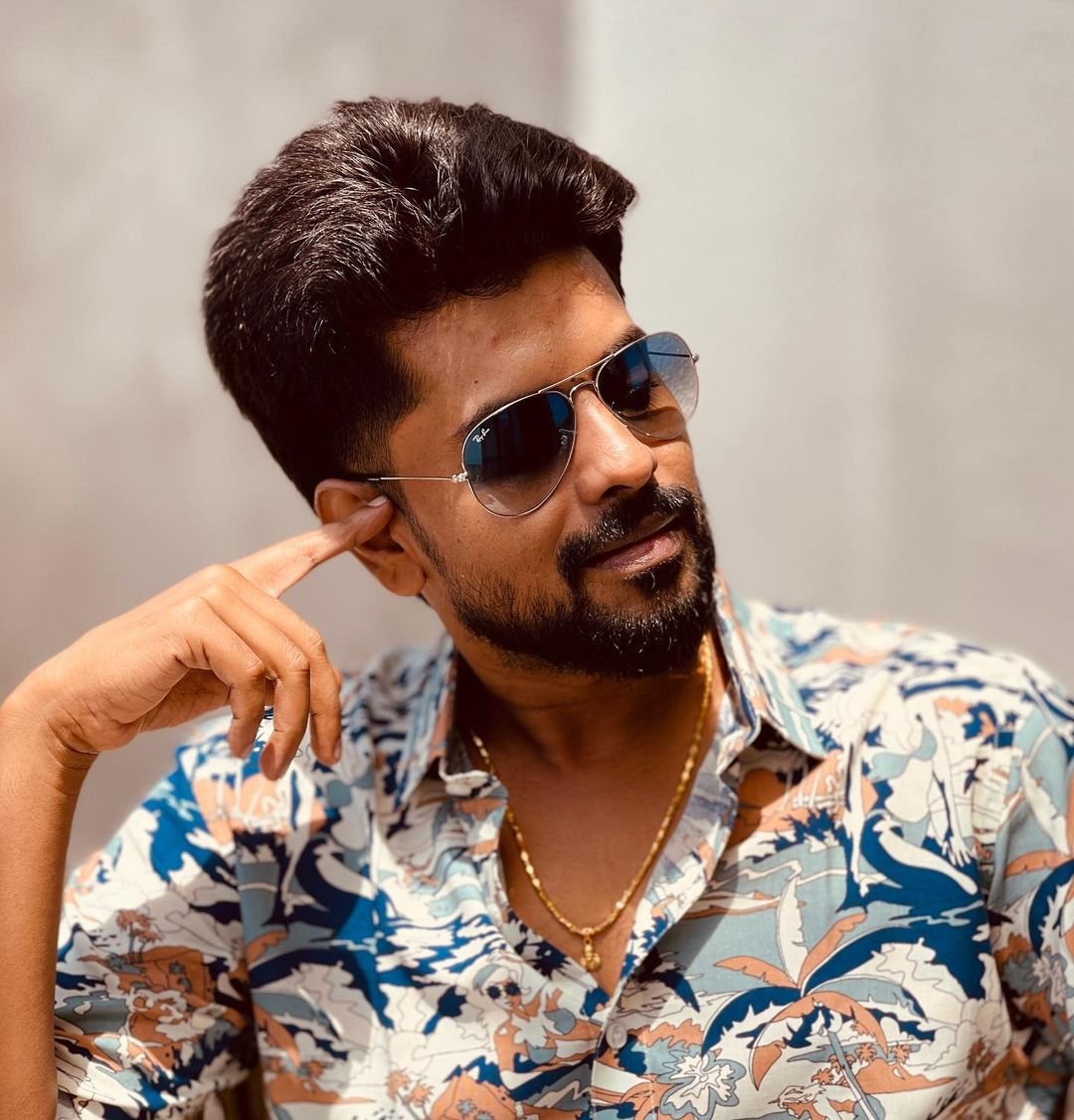DG Gunanidhi Biography, Age, Family & Movies - MixIndia