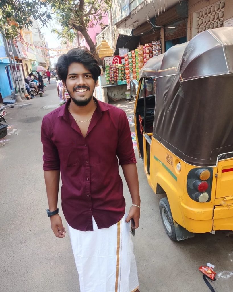 J Vignesh Biography, Age, Family & Movies - MixIndia