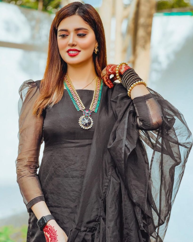 Kanwal Aftab Biography, Age, Family & Movies - MixIndia