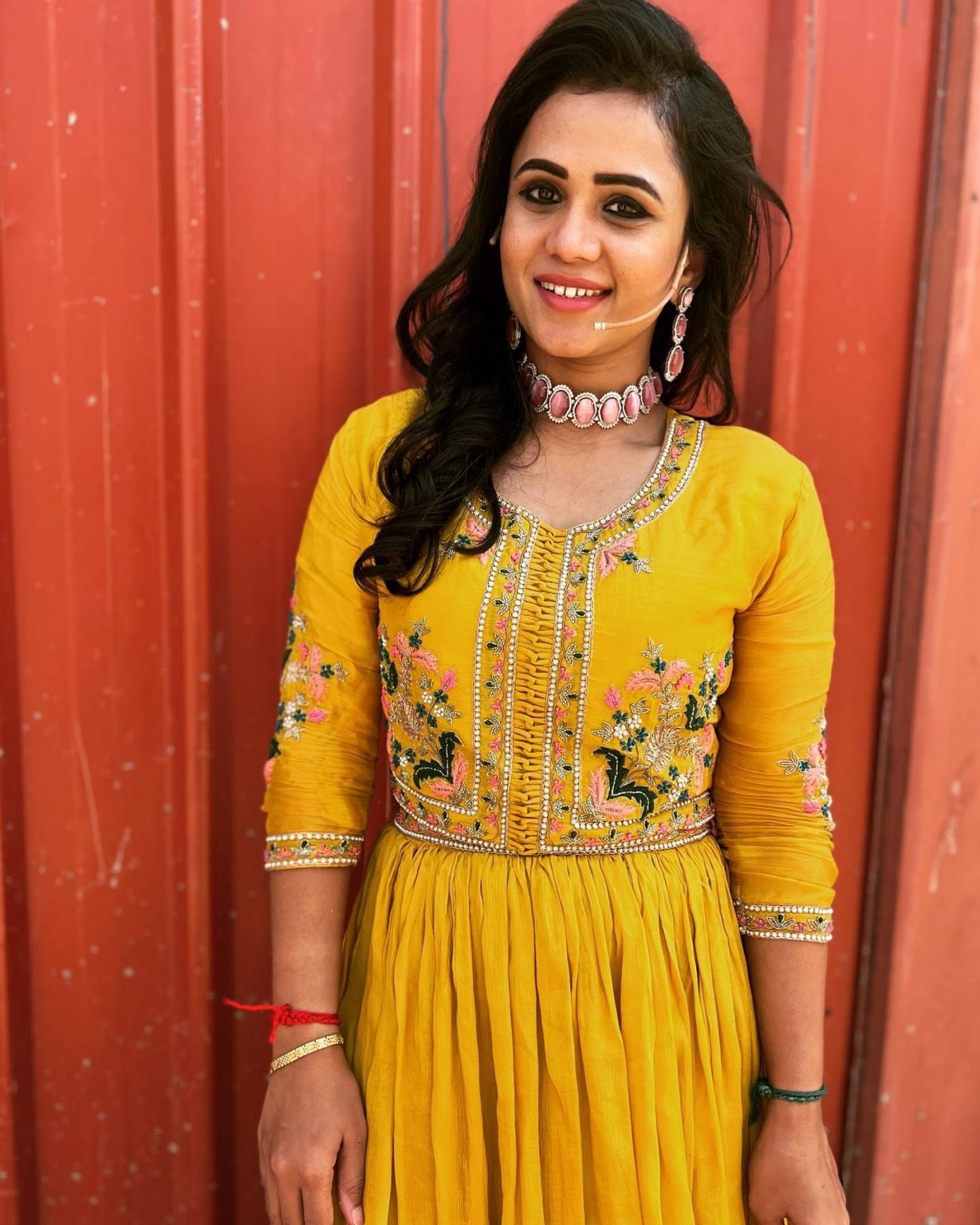 Manimegalai Biography, Age, Family & Movies - MixIndia