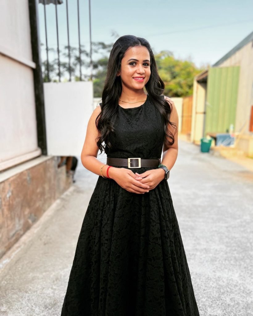 Manimegalai Biography, Age, Family & Movies - MixIndia