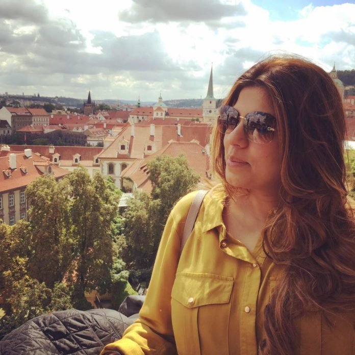 Pooja Dadlani Biography, Age, Family & Movies - MixIndia