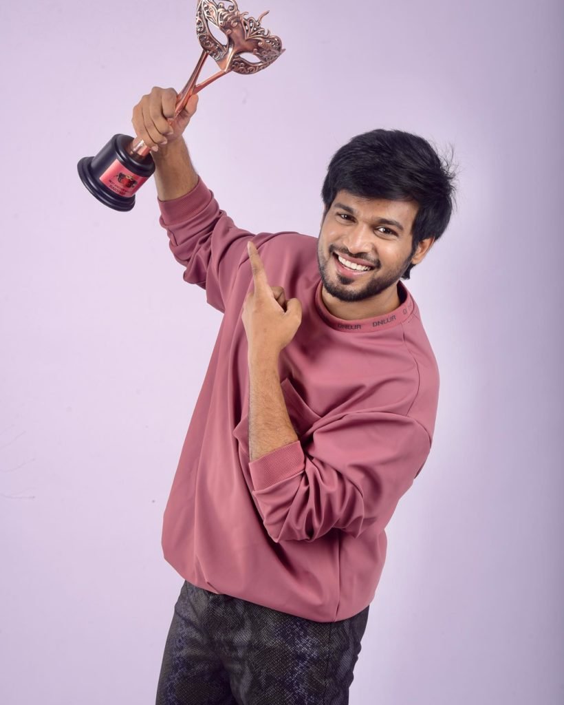 Rakshan Biography, Age, Family & Movies - MixIndia