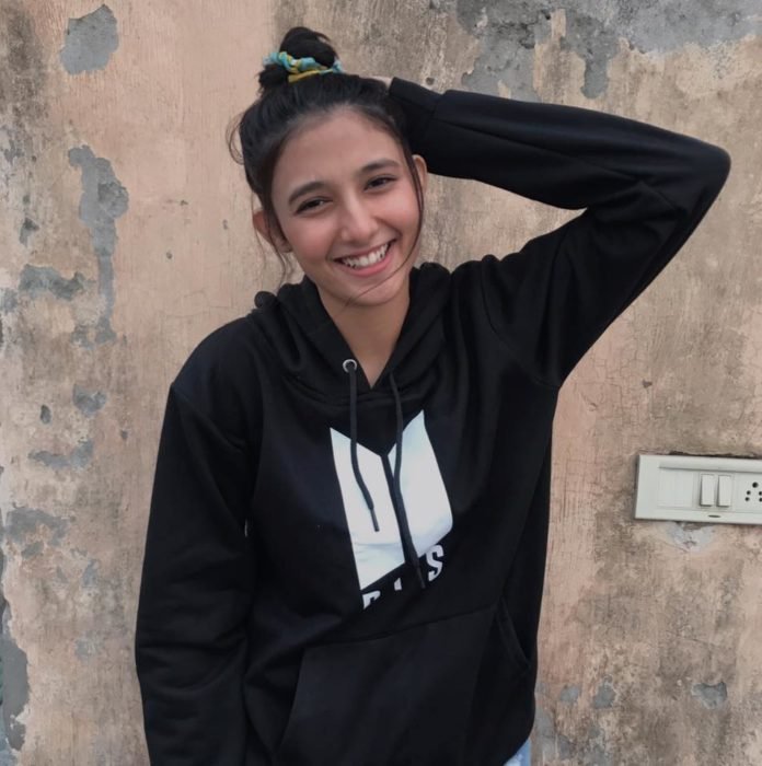 Ritika Nayak Biography, Age, Family & Movies - MixIndia