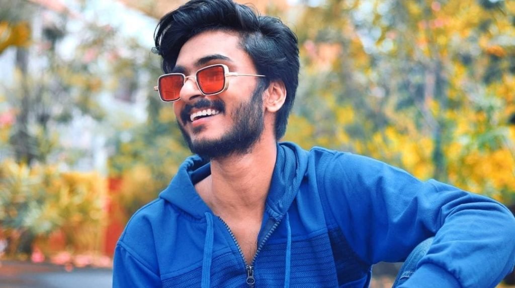 Salih KT (Unboxing Dude) Biography, Age, Family & Movies - MixIndia