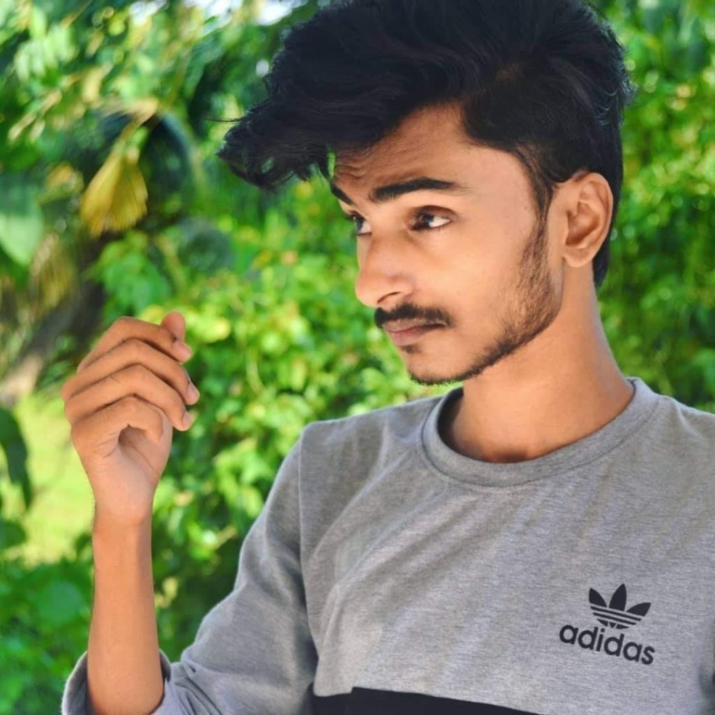 Salih KT (Unboxing Dude) Biography, Age, Family & Movies - MixIndia