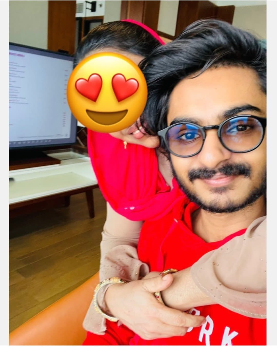 Salih KT (Unboxing Dude) Biography, Age, Family & Movies - MixIndia