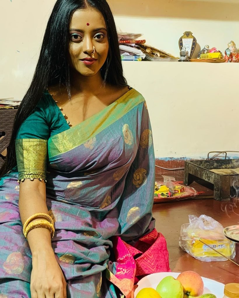 Shruti Das Biography, Age, Family & Movies - MixIndia