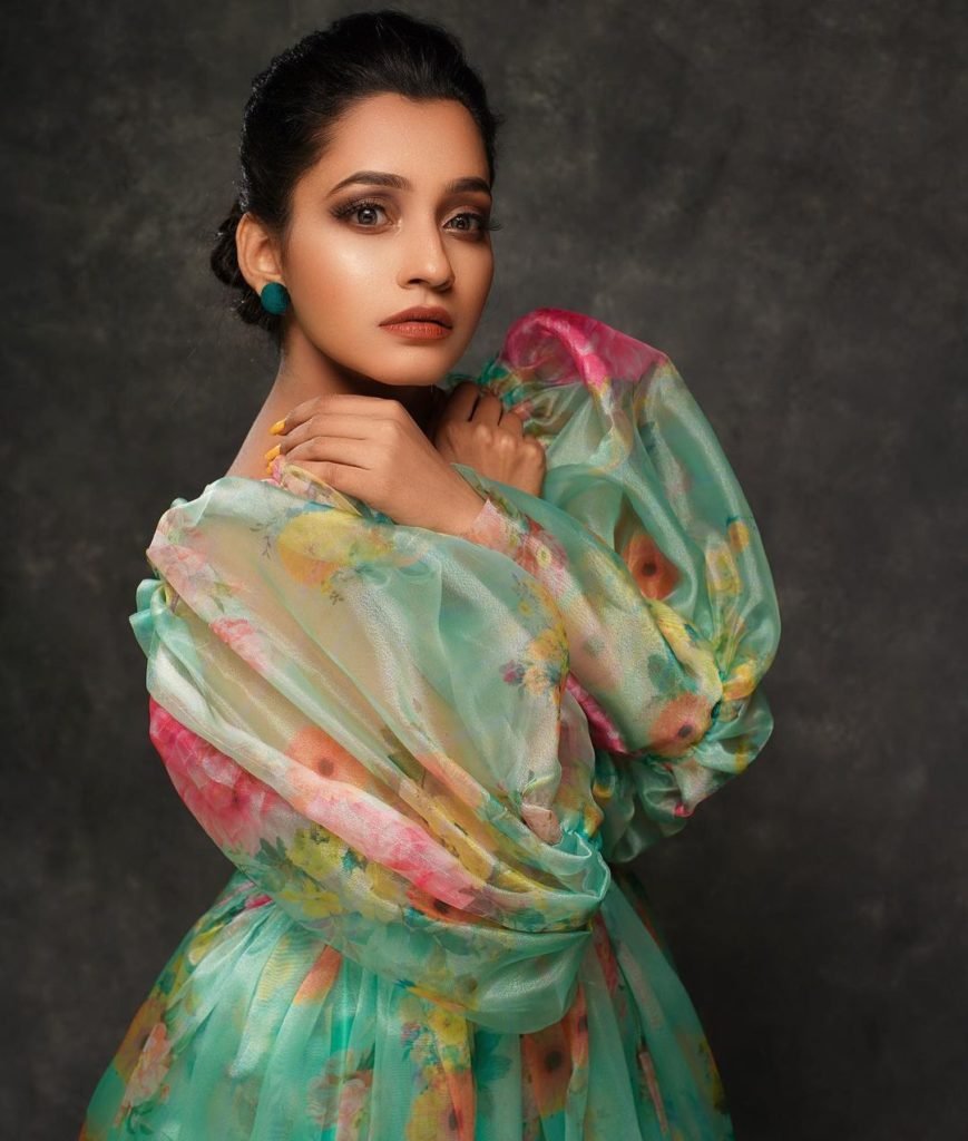 Abarnathi Biography, Age, Family & Movies - MixIndia