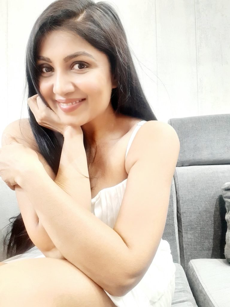 Aparna Mendies Biography, Age, Family & Movies - MixIndia