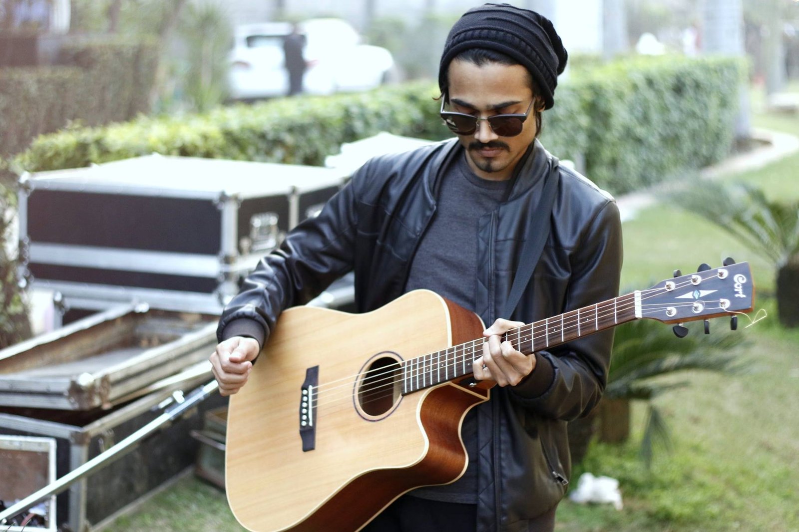 Bhuvan Bam Biography, Age, Family & Movies - MixIndia