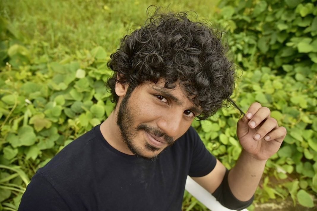 Hridhu Haroon Biography, Age, Family & Movies - MixIndia