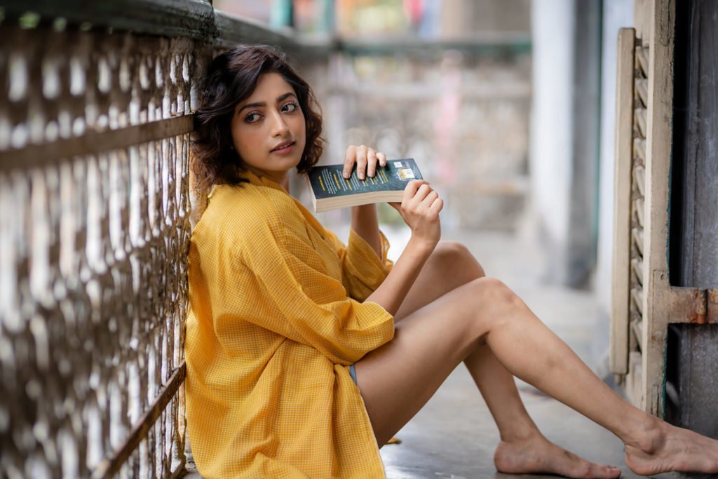 Ishaa Saha Biography, Age, Family & Movies - MixIndia