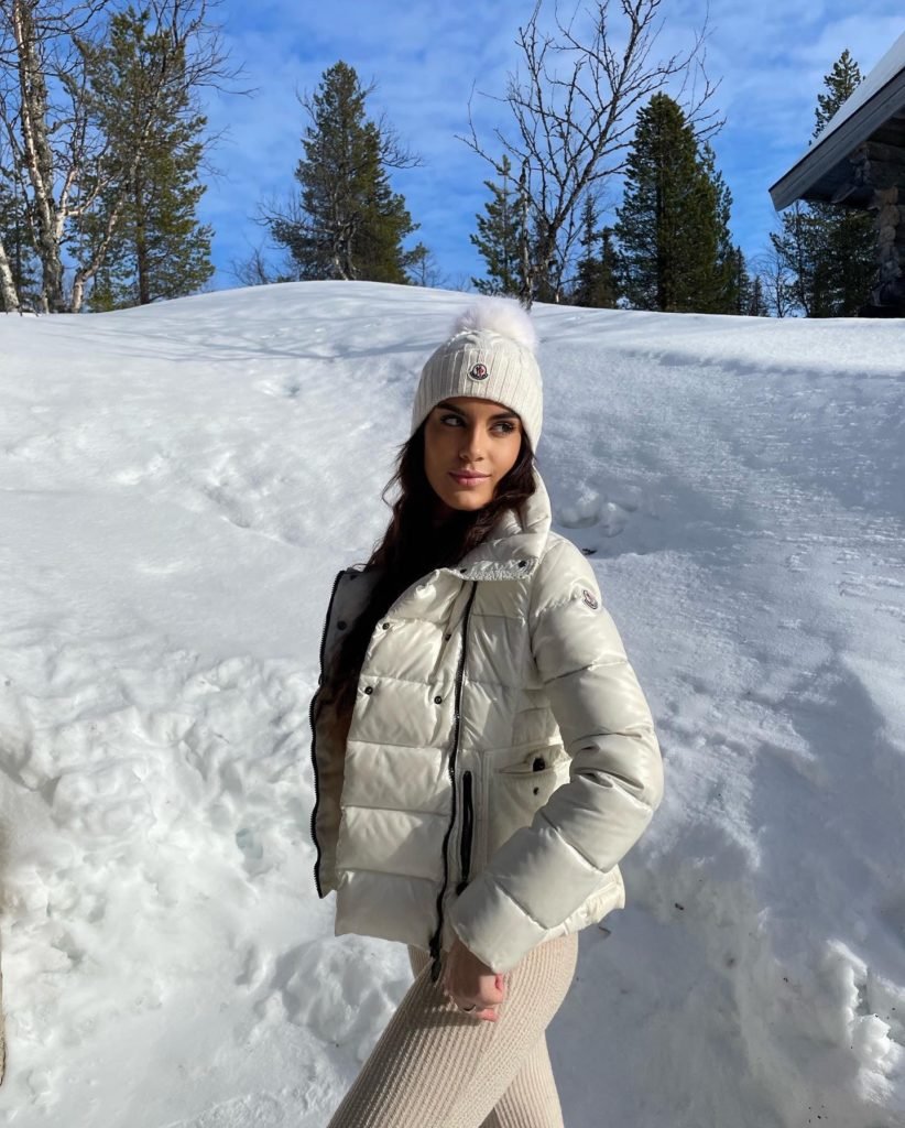 Maria Guardiola Biography, Age, Family & Movies - MixIndia
