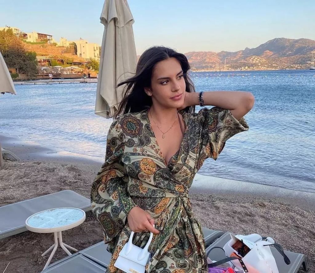 Maria Guardiola Biography, Age, Family & Movies - MixIndia