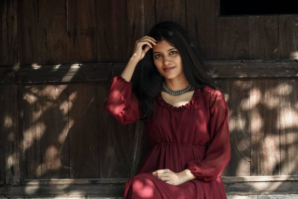 Monisha Blessy Biography, Age, Family & Movies - MixIndia