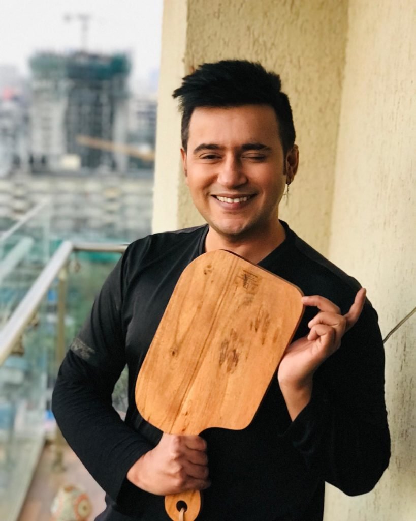 Aditya Singh Rajput Biography, Age, Family & Movies - MixIndia