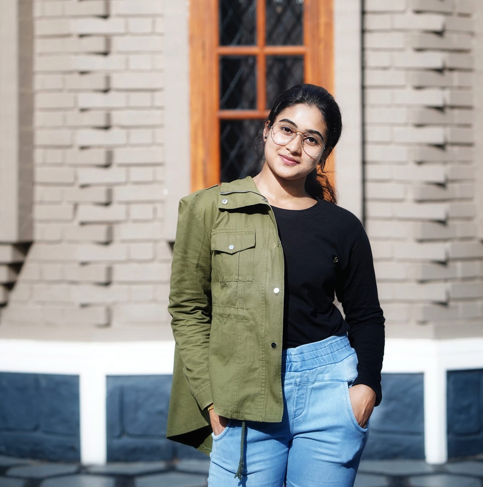 Devika Satheesh Biography, Age, Family & Movies - MixIndia
