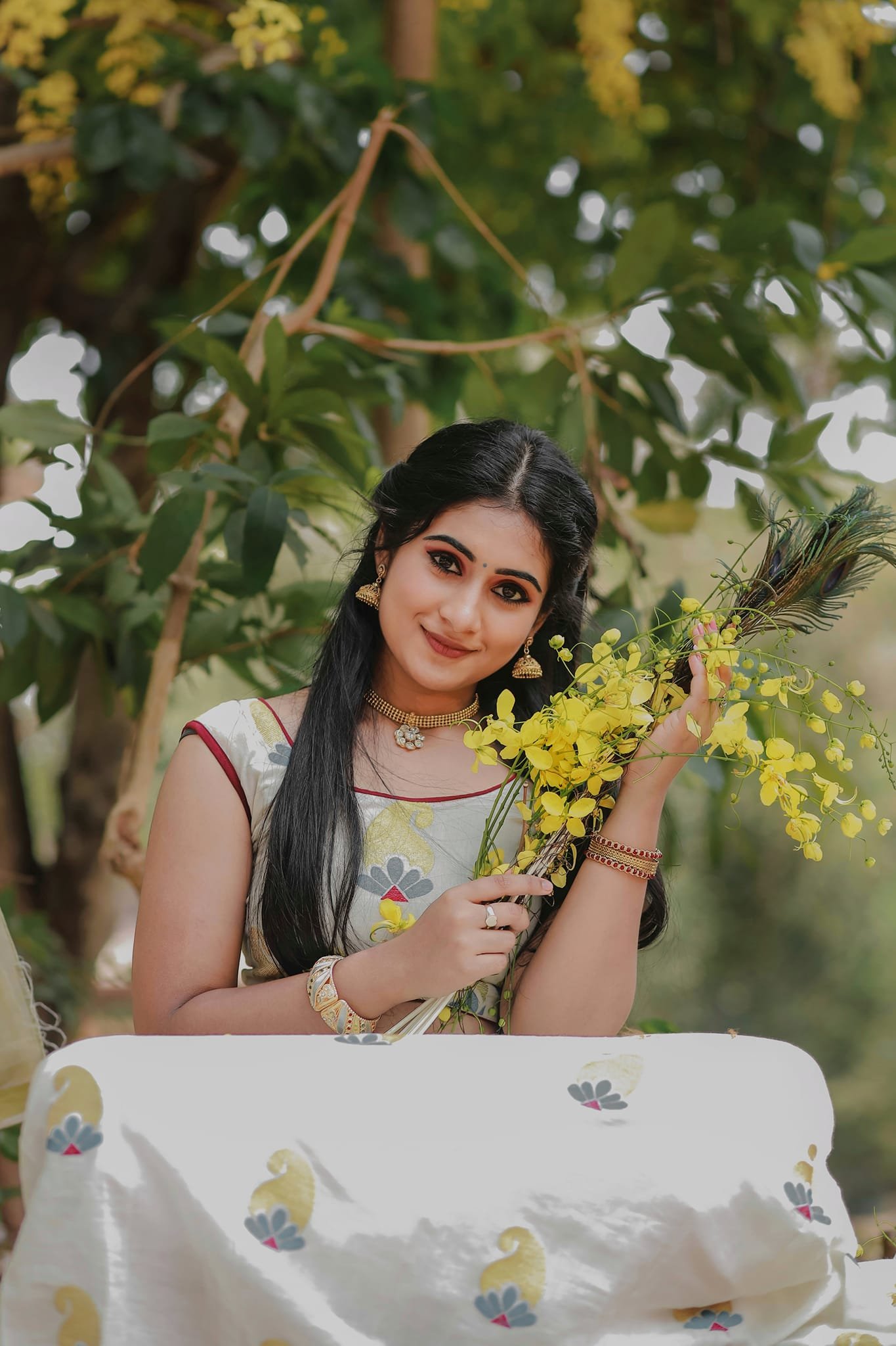 Devika Satheesh Biography, Age, Family & Movies - MixIndia