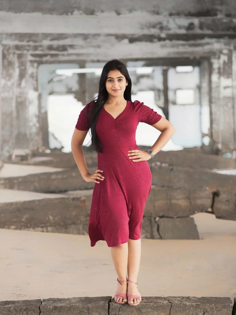 Devika Satheesh Biography, Age, Family & Movies - MixIndia