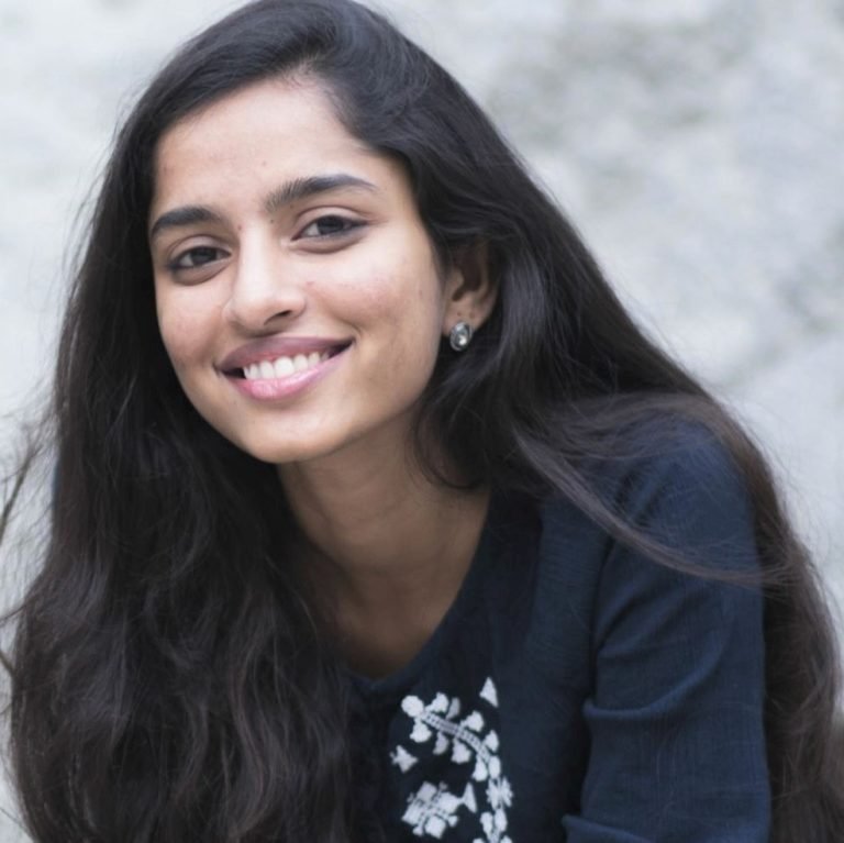Divya Sripada Biography, Age, Family & Movies - MixIndia