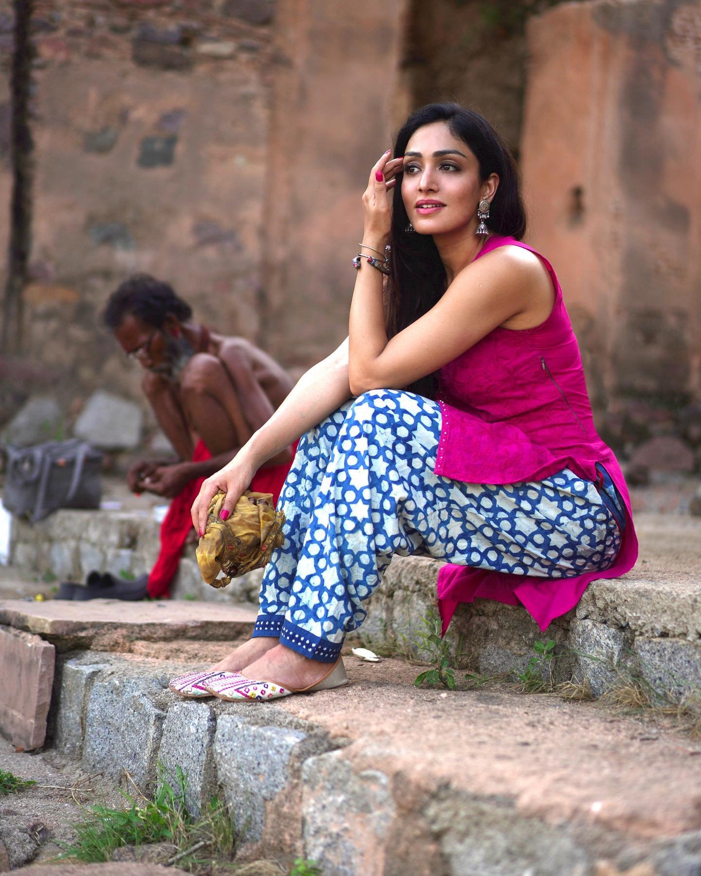 Khushali Kumar Biography, Age, Family & Movies - MixIndia