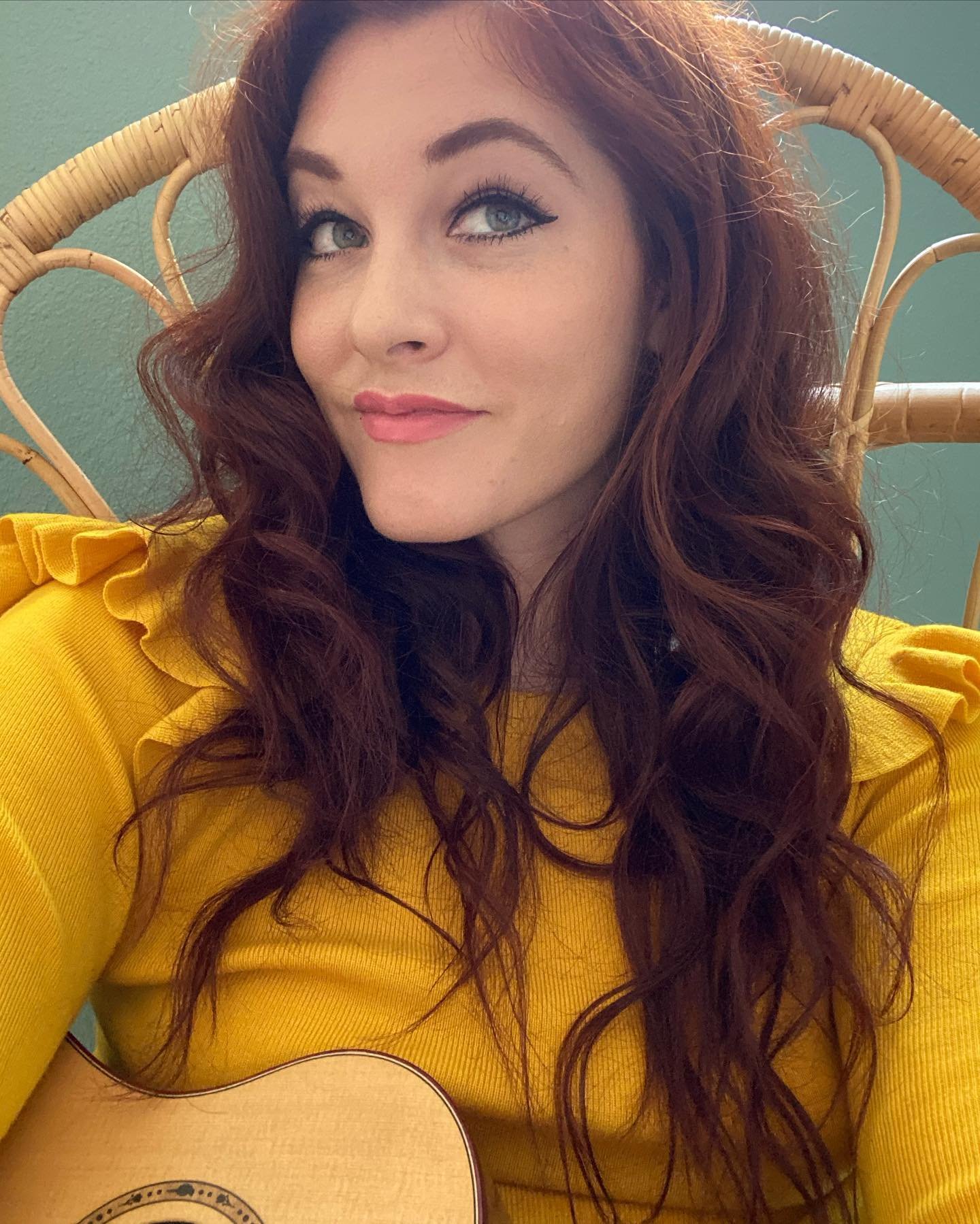 Mandy Harvey (AGT) Biography, Age, Family & More - MixIndia