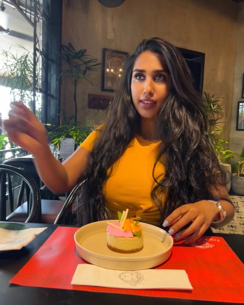 Scarlett Rose Biography, Age, Family & Movies - MixIndia