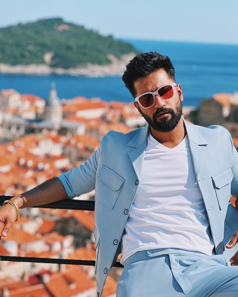 Vicky Kaushal Biography, Age, Family & Movies - MixIndia